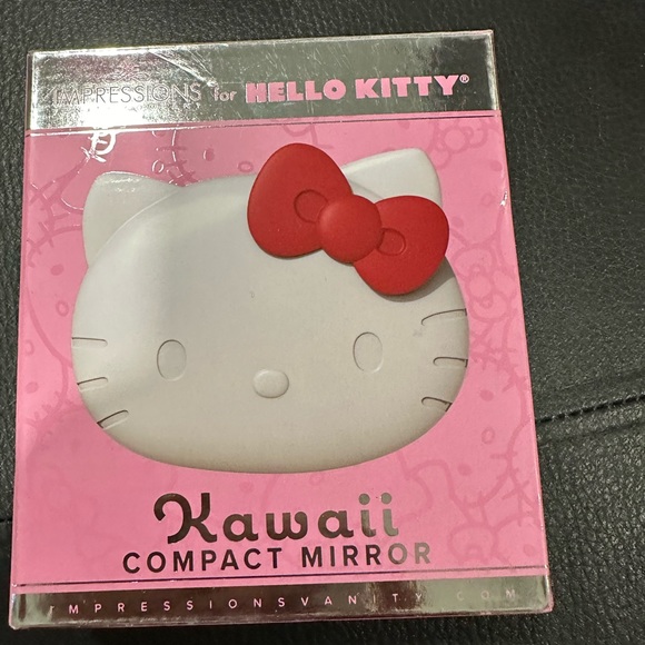 Hello Kitty | Accessories | Hello Kitty Compact Mirror Touch Sensor ...
